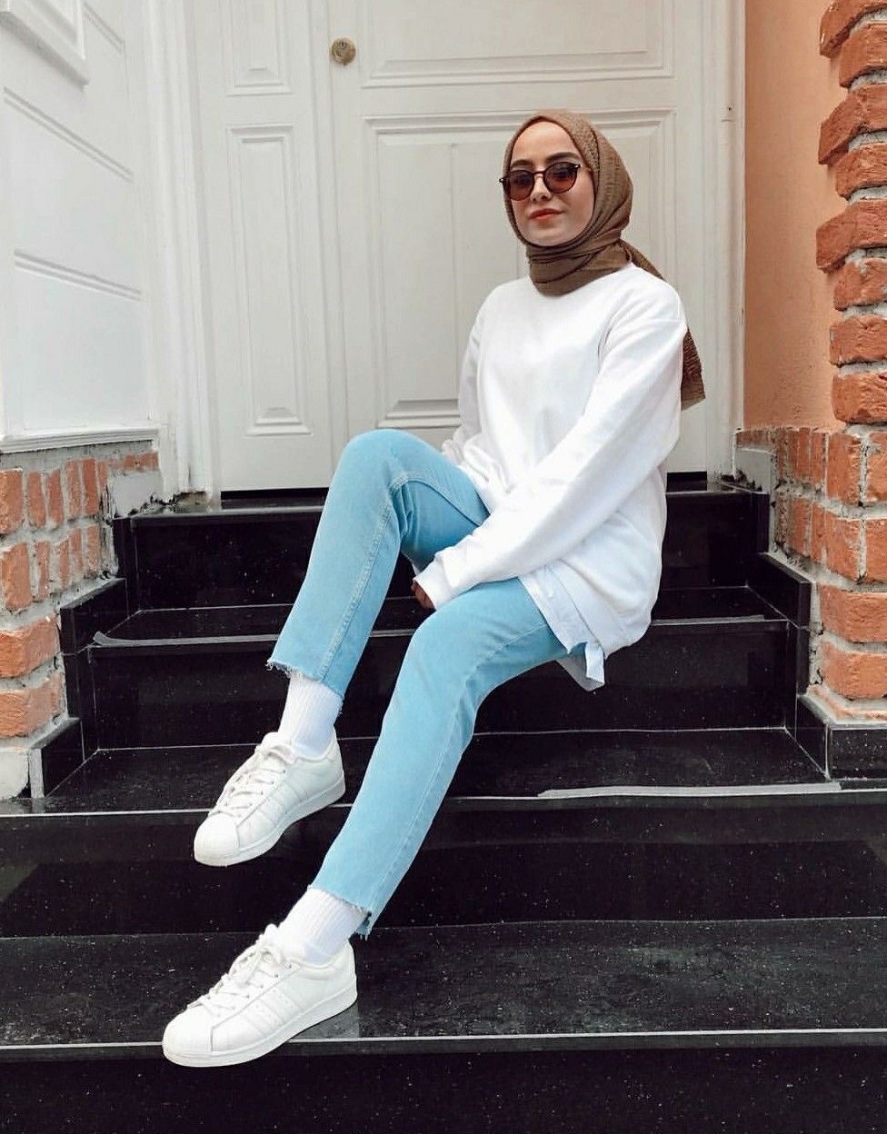 17 Cute & Modest Outfit Ideas For Muslim Girls