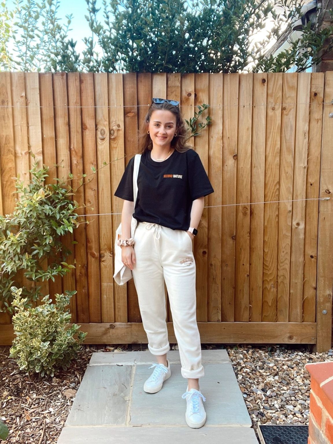 19 Best Jogger Pants Outfit Ideas with Styling Tips