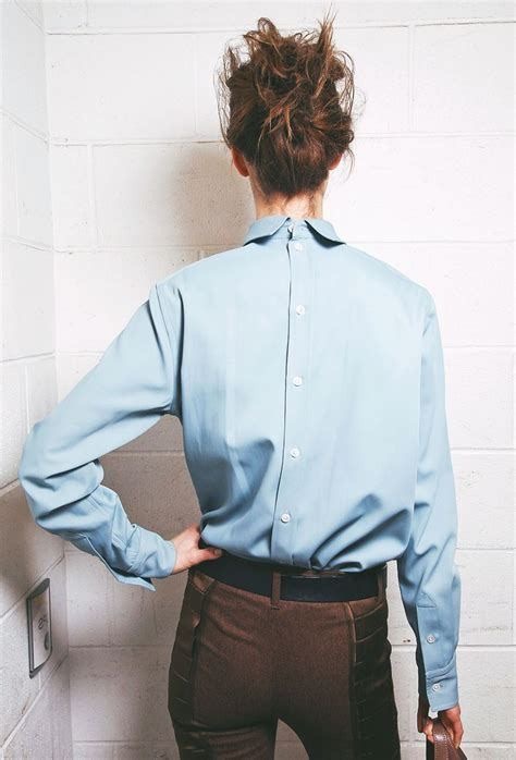 How To Wear A Backward Shirt? 23 Outfit Ideas