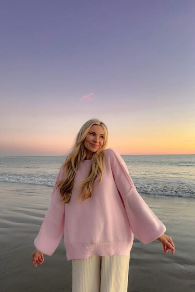 How to Style Pink Sweaters? 15+ Outfit Ideas