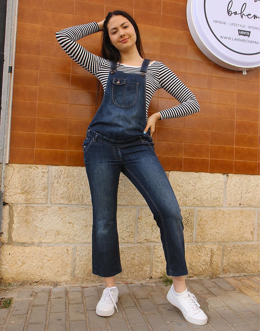 Dungaree Outfits- 28 Best Ways For Women To Wear Dungarees