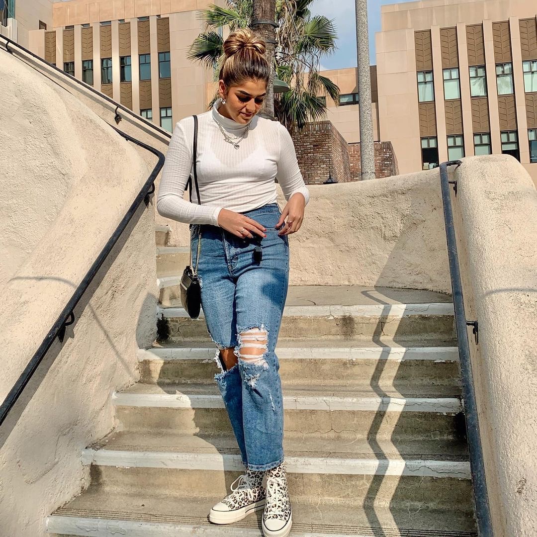 23 Best Outfit Ideas for September with Styling Tips