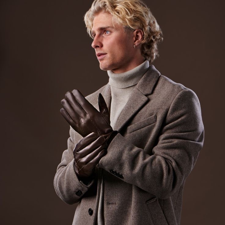 20 Stylish Gloves Outfit Ideas for Men This Year