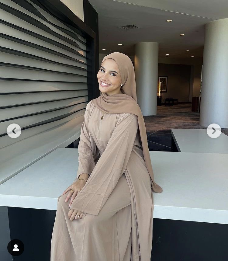 What To Wear In Qatar? 25 Best Outfit Ideas with Stying Tips