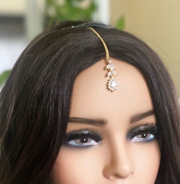 21 Best Maang Tikka Designs & Ideas How to Wear – Outfit Trends