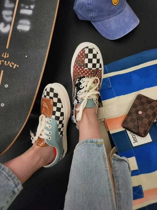 33 Best Men’s Outfits with Vans with Styling Tips