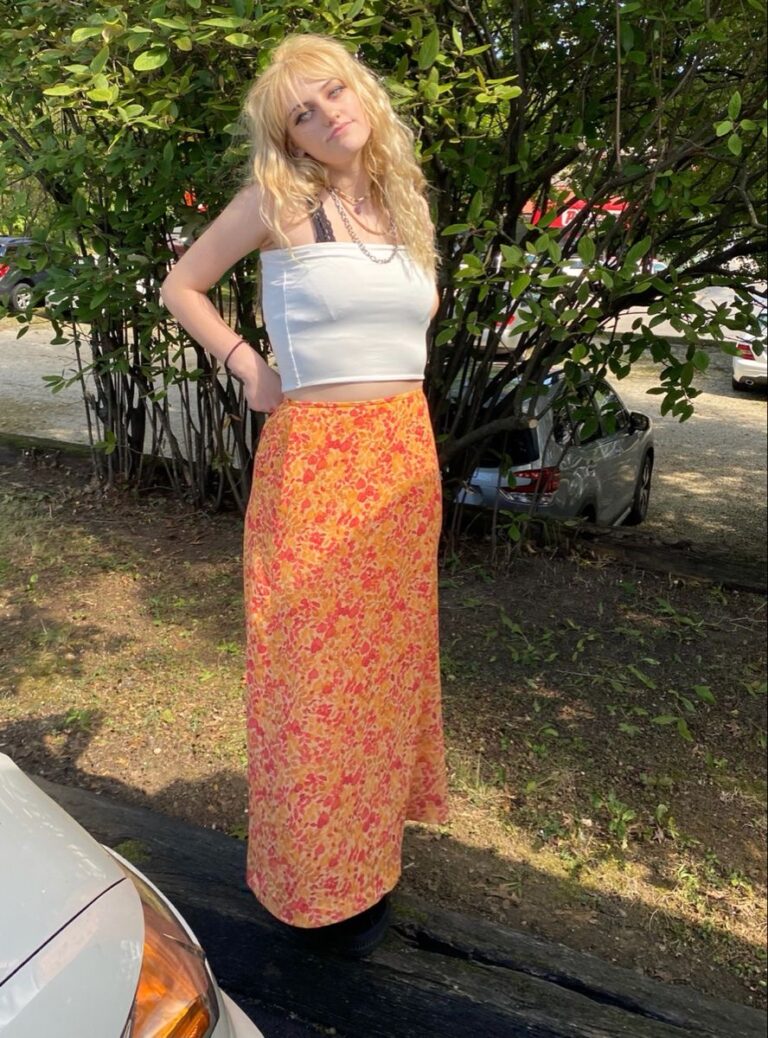 How To Wear Orange Skirts ? 30 Outfit Ideas