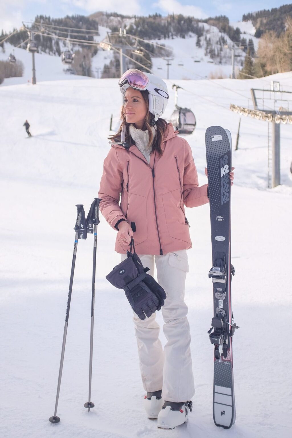 Ski Resort Outfits – 30 Tips What to Wear Skiing