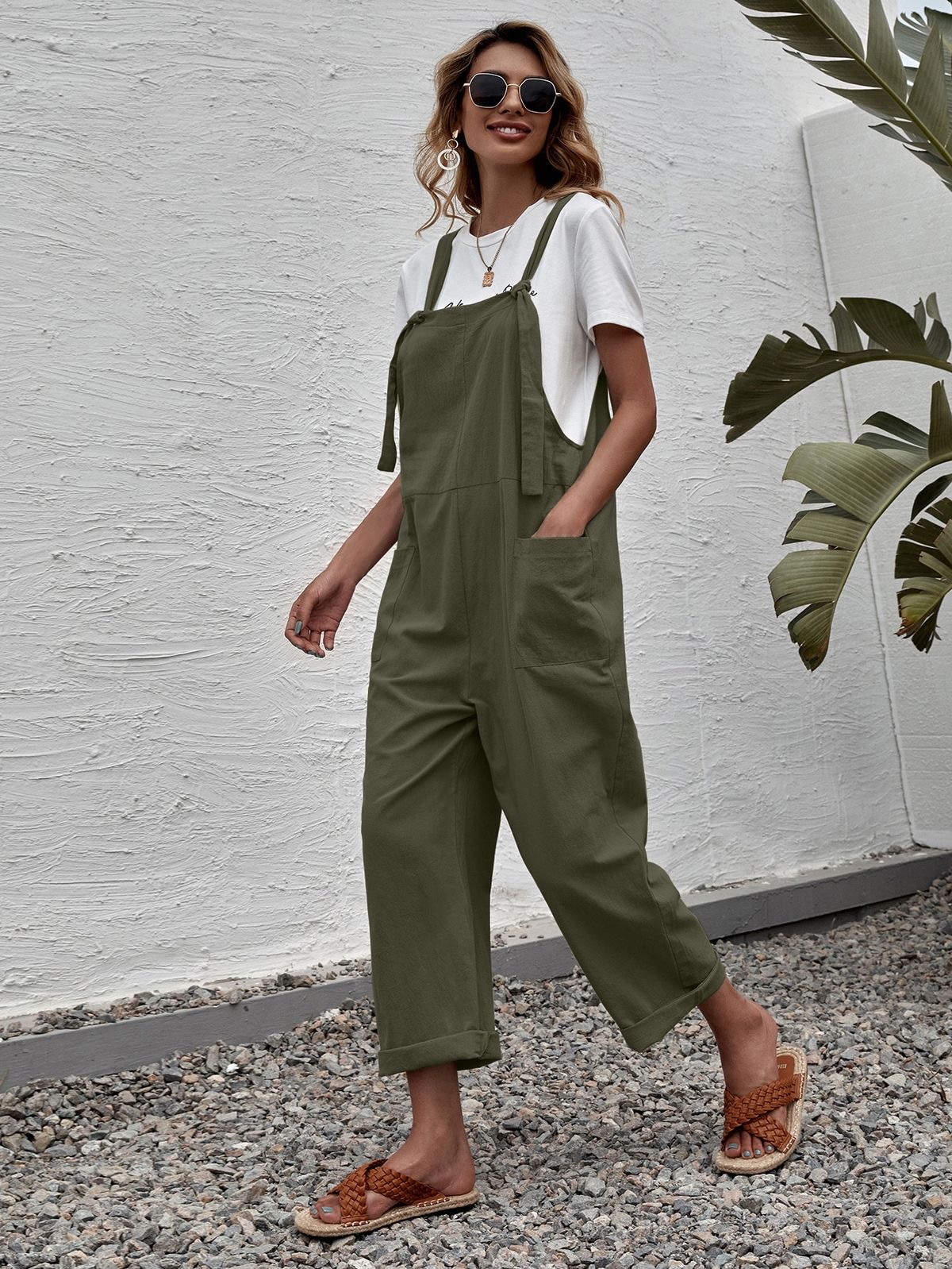 20 Cool Suspender Outfit Ideas for Women with Styling Tips – Outfit Trends