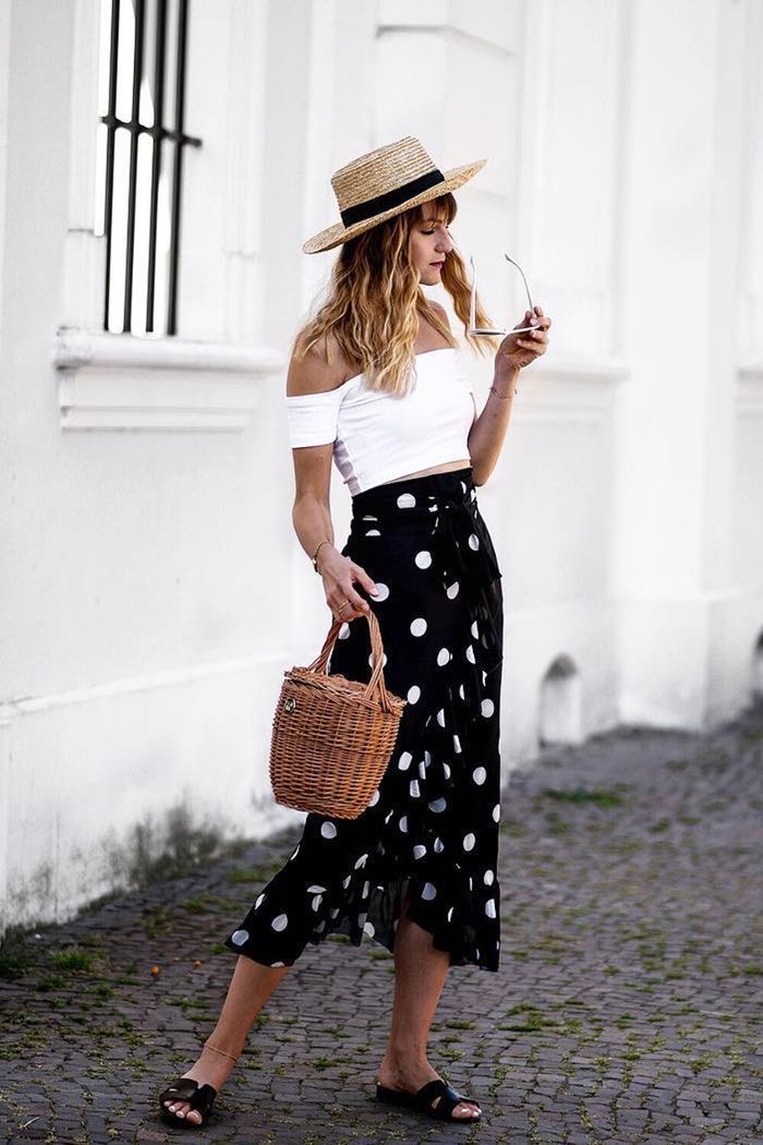 25 Best Crop Top Outfit Ideas with Styling Tips