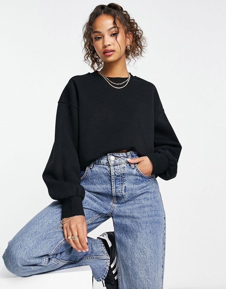 How to Style a Cropped Hoodie? 23 Outfit Ideas