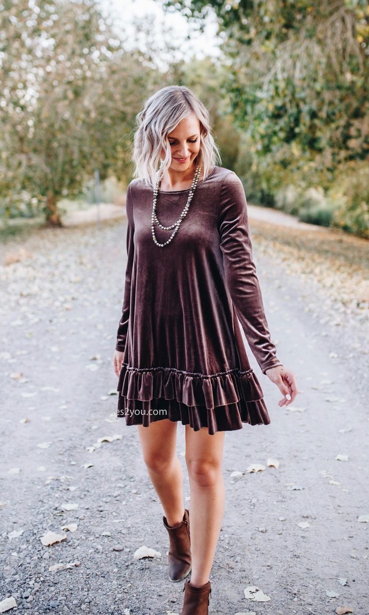 50+ Velvet Outfit Ideas for Women with Styling Tips