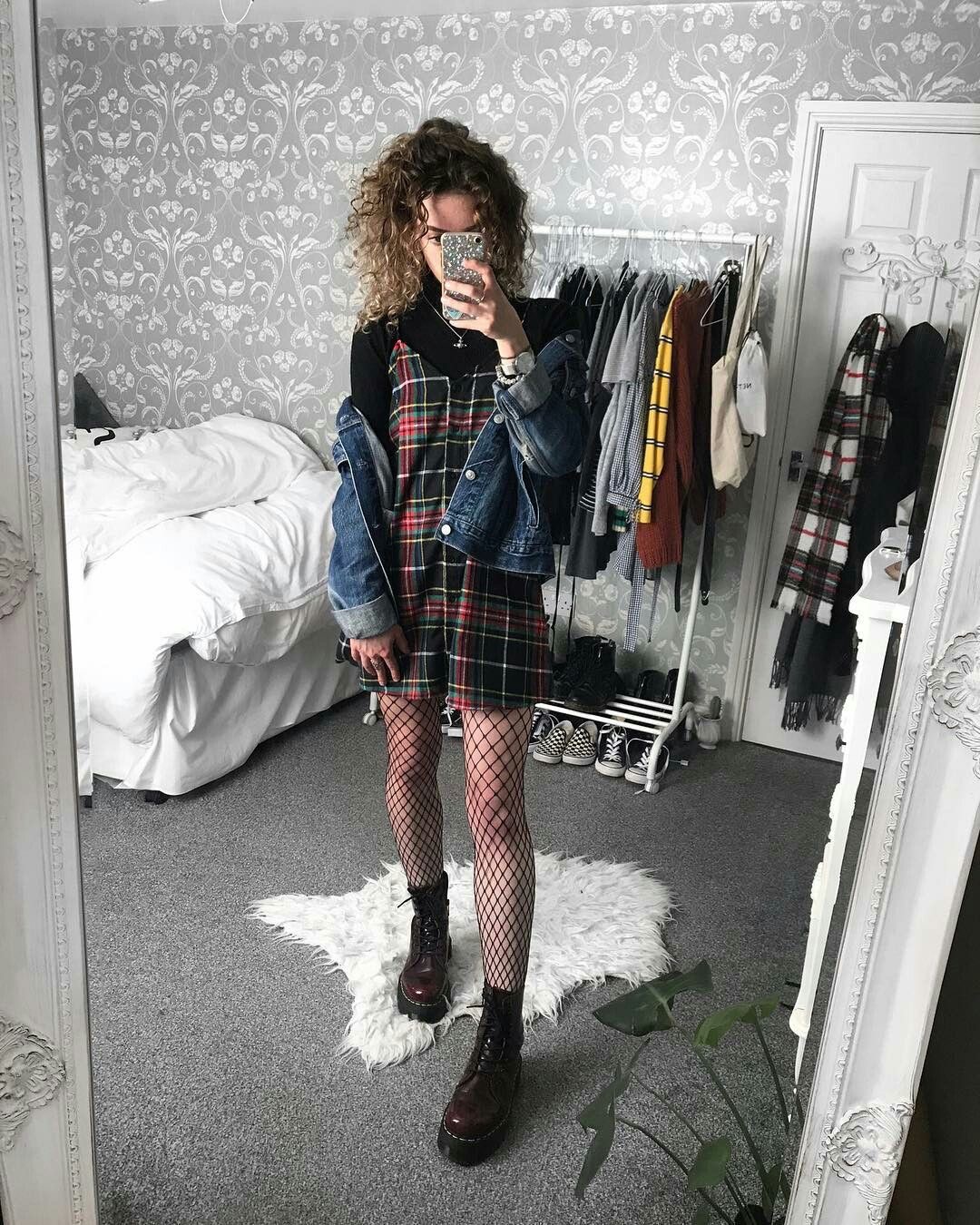 How To Style Fishnet Leggings ? 20 Stylish Outfit Ideas