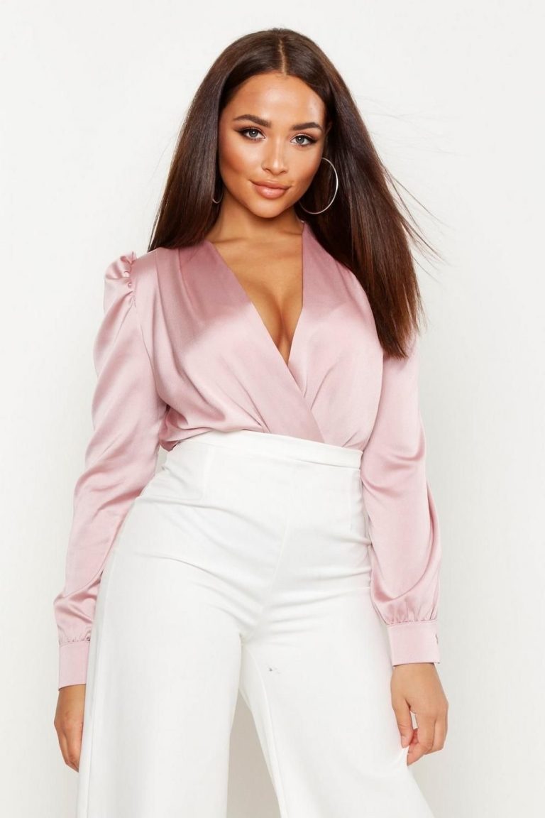 46 Tips on How to Wear Plunging Necklines like a Style Queen