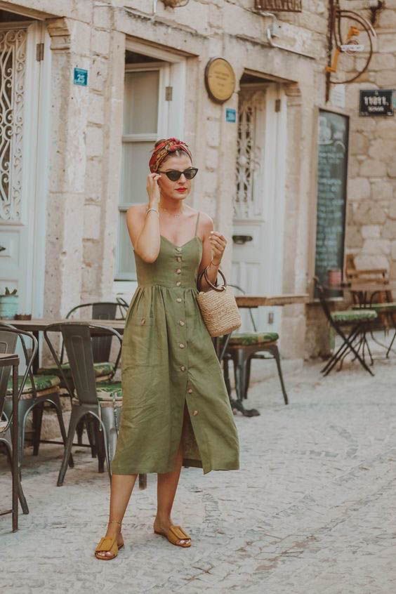 What to Wear in Greece ? 23 Travel Outfit Ideas from Experts