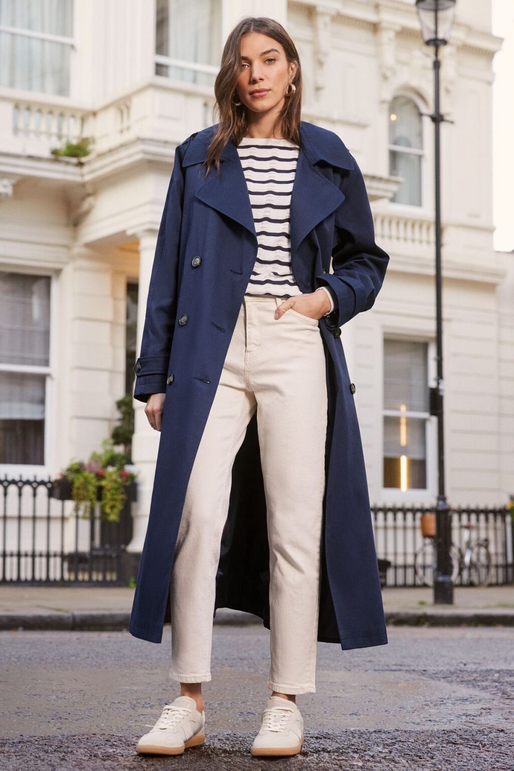 Styling Blue Coats | 25 Outfits to Wear with Navy Blue Coats
