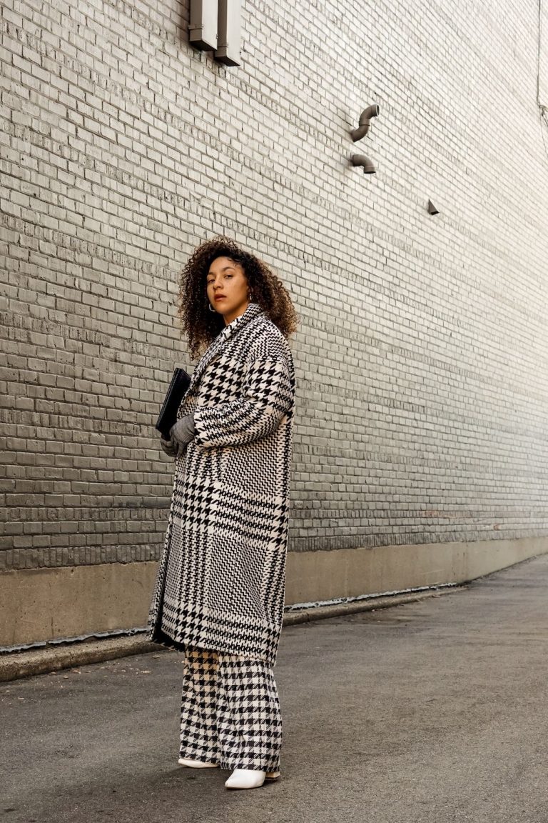 20 Houndstooth Pattern Outfit Ideas & Styling Tips