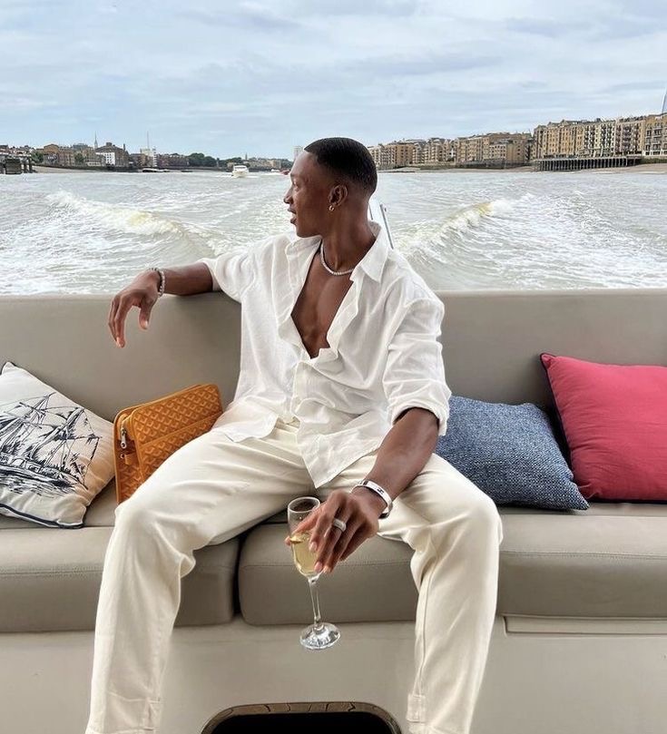 30 Boat Party Outfits for Men That Are Stylish Yet Practical – Outfit ...