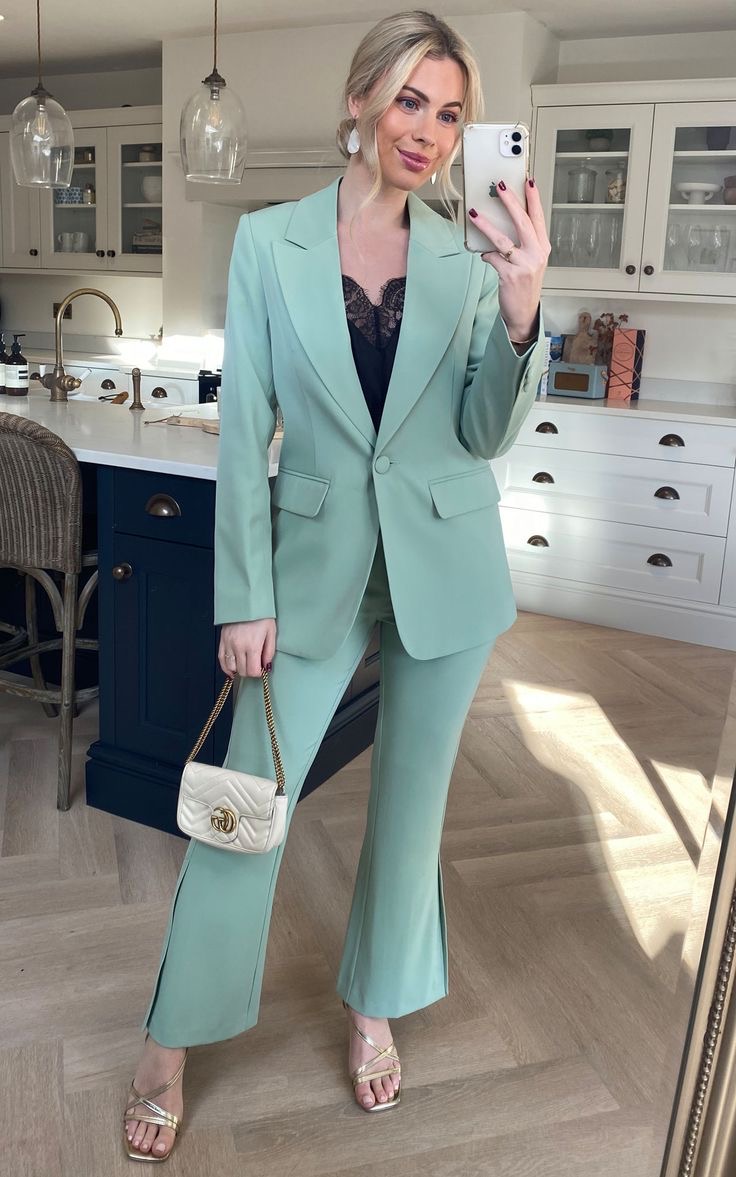 How To Style Mint Green Outfits? 20 Styling Tips