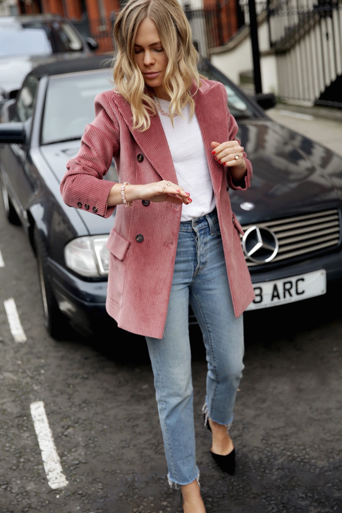 20 Corduroy Blazer Outfit Ideas to Try This Year