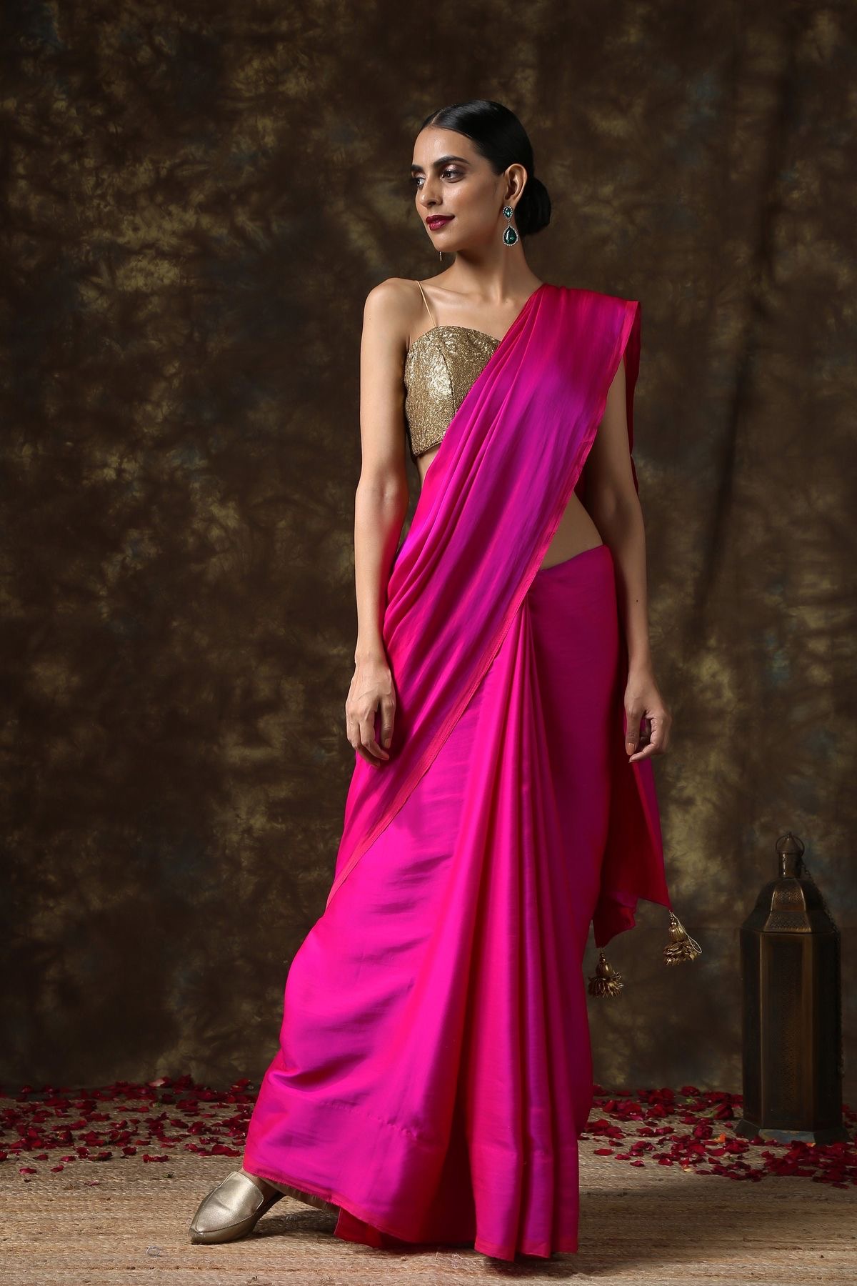 How To Wear A Plain Saree in 20 Stylish Ways