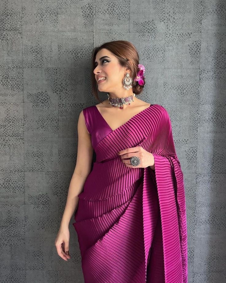 How To Wear A Plain Saree in 20 Stylish Ways