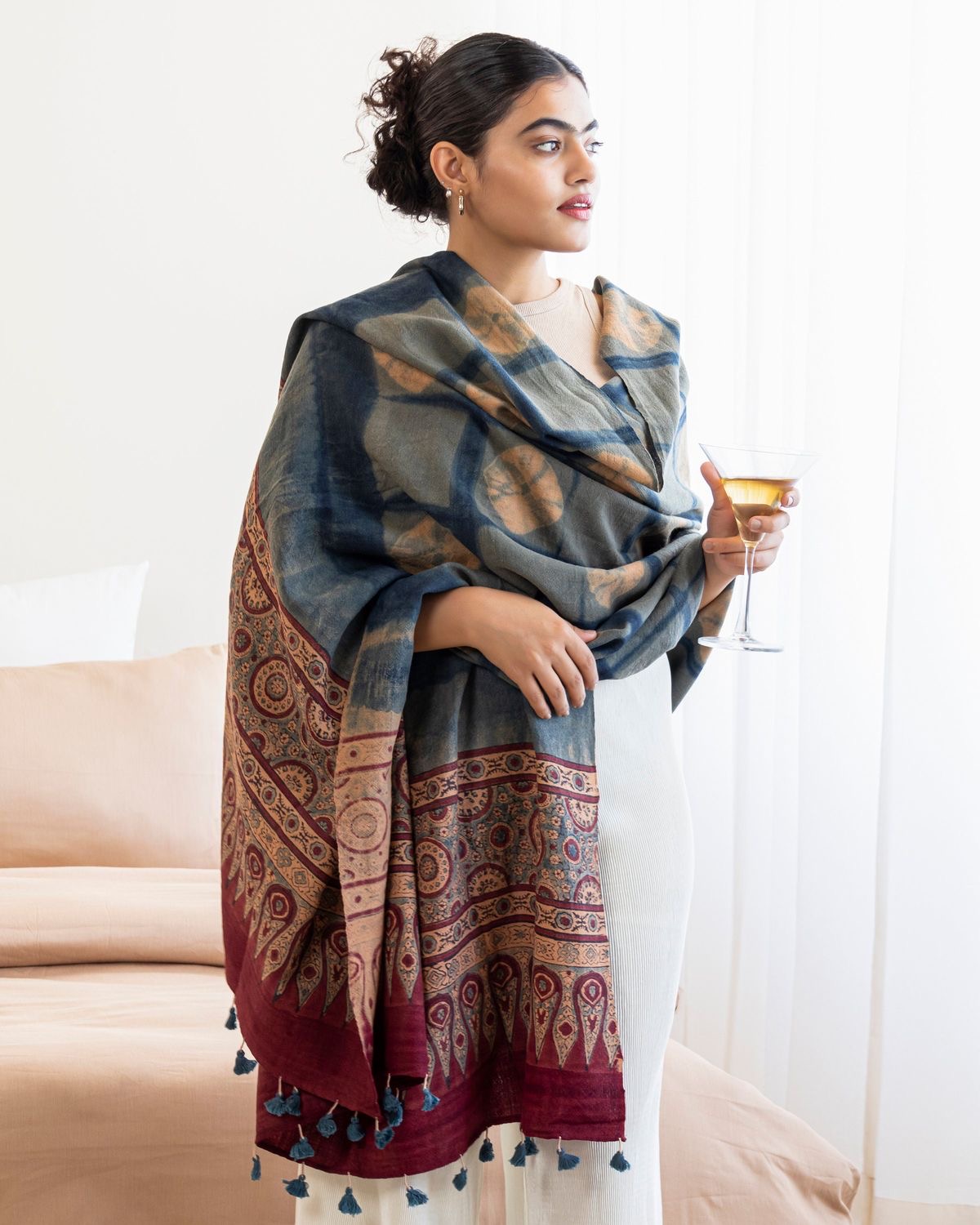 Shawl Outfit Ideas: 32 Ways to Carry a Shawl Like A Diva