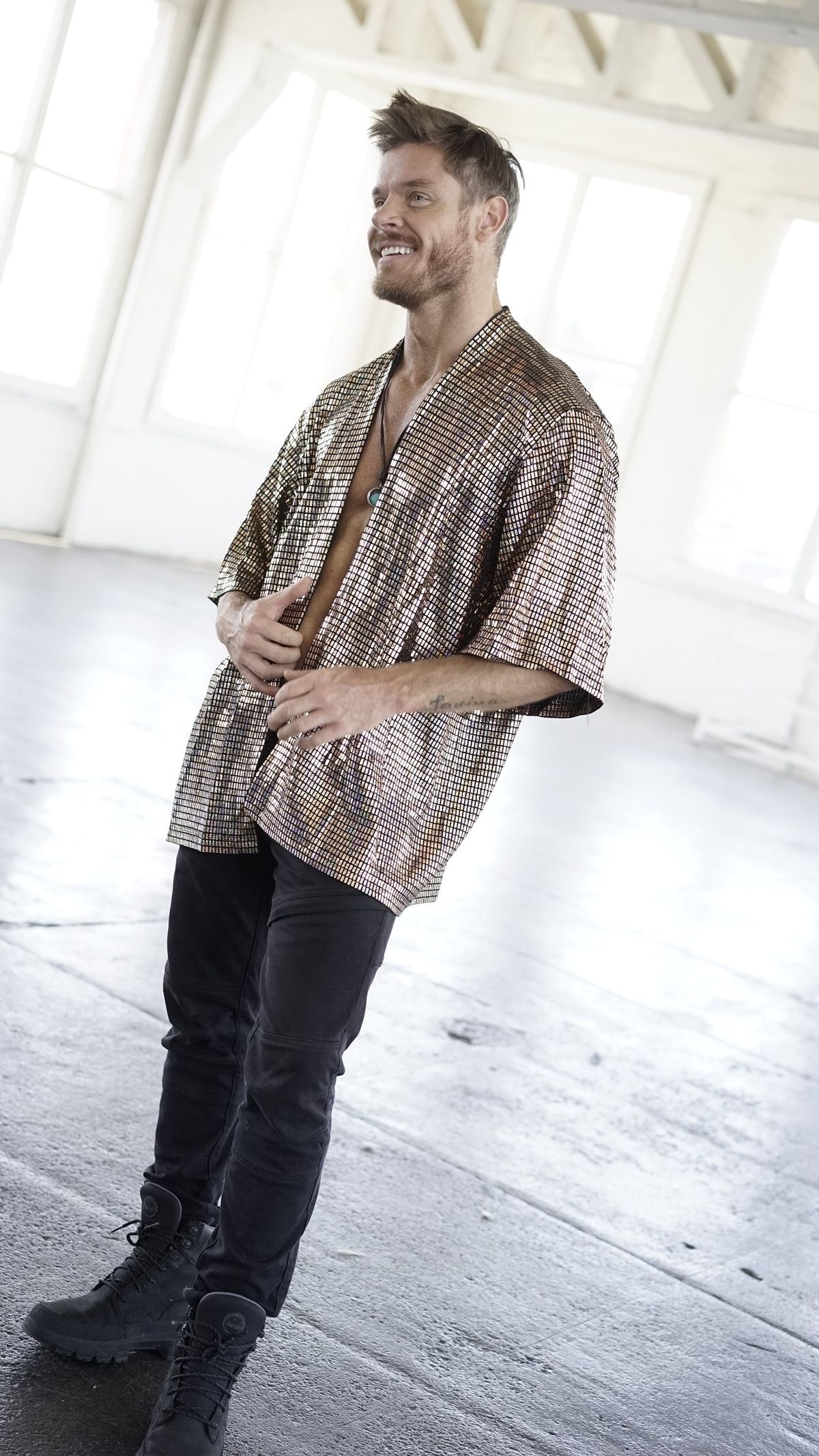 Disco Party Outfits for Men-21 Tips on Dressing up for Disco