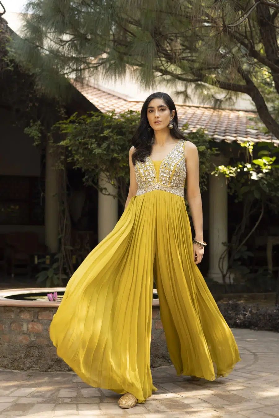 17 Beautiful Dussehra Outfits for Girls to Wear This Dussehra