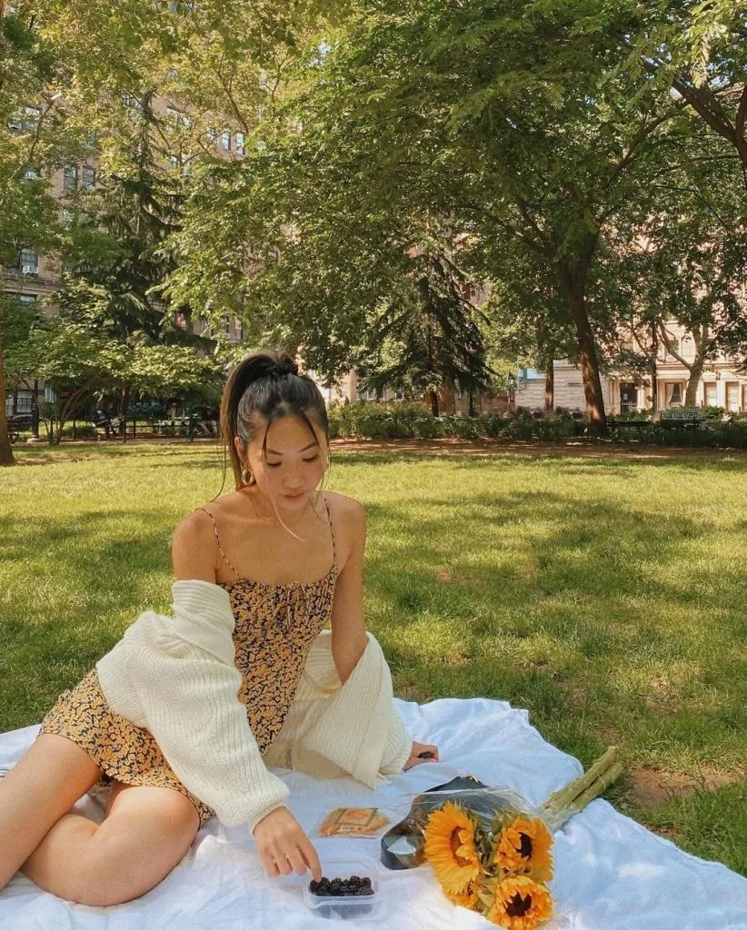 What to Wear on a Picnic? 21 Outfit Ideas