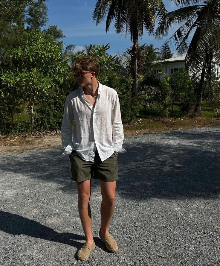 23 Stylish Men’s Outfit Ideas with Shorts For Summer
